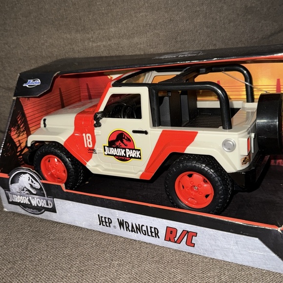 Jada Toys | Toys | Jurassic World Jeep Wrangler Remote Control Vehicle ...